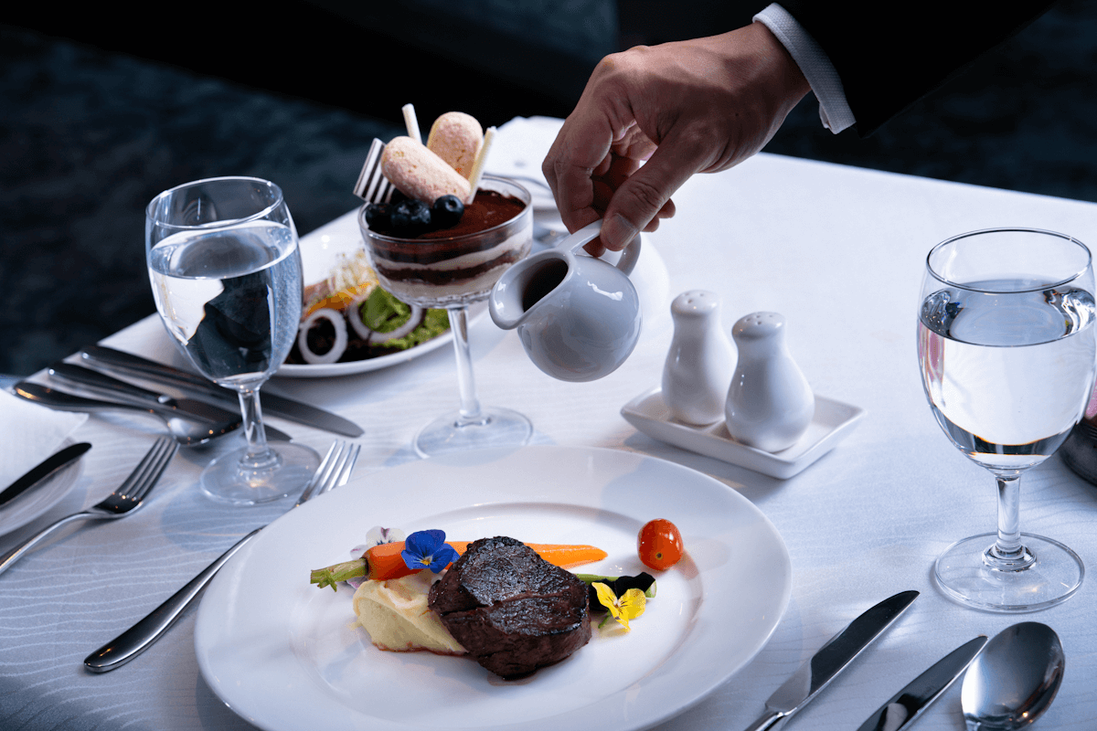 Discover the Golden Lounge Experience | Malaysia Airlines