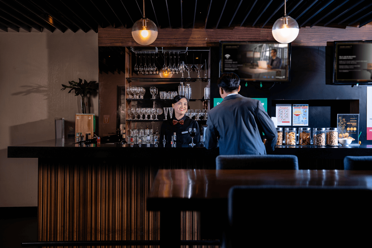 Discover the Golden Lounge Experience | Malaysia Airlines