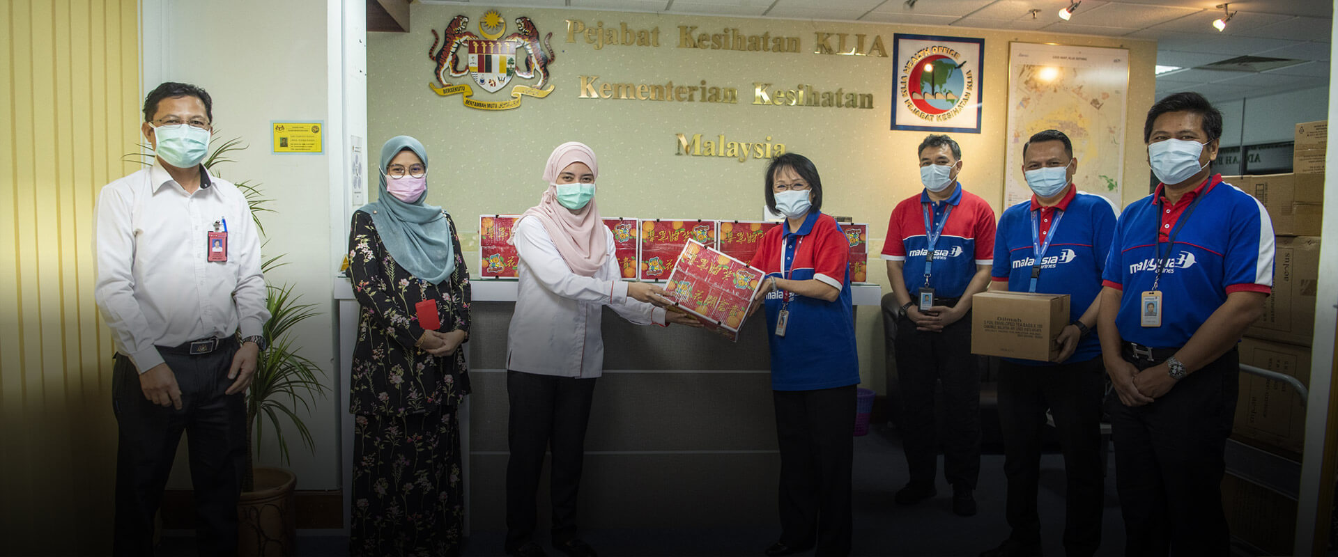 Festive CNY Cheer for KKM Frontliners | Malaysia Airlines News